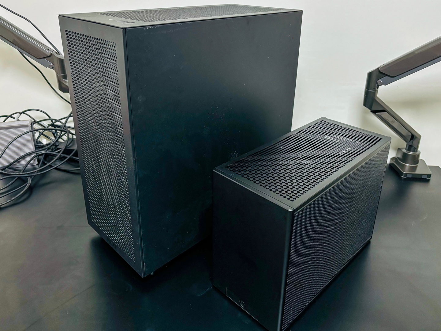 NCASE M2 Round and NZXT H7 Flow